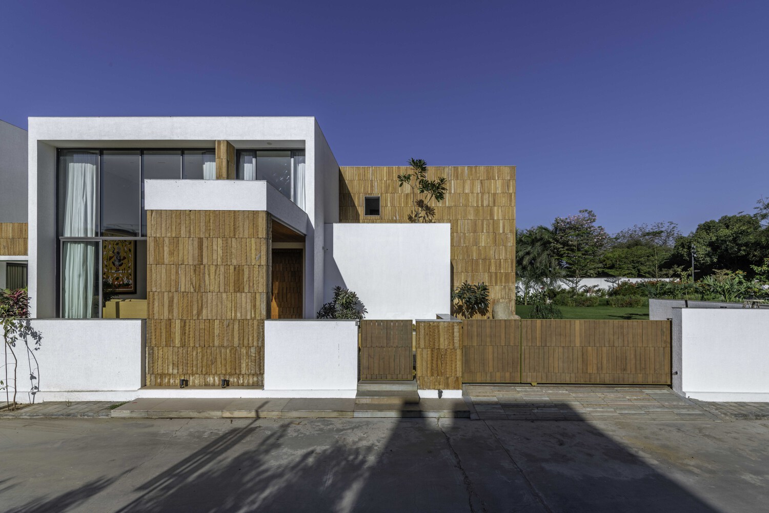 Casa Bianca - A Residence Which Emphasizes a Harmonious Coexistence ...