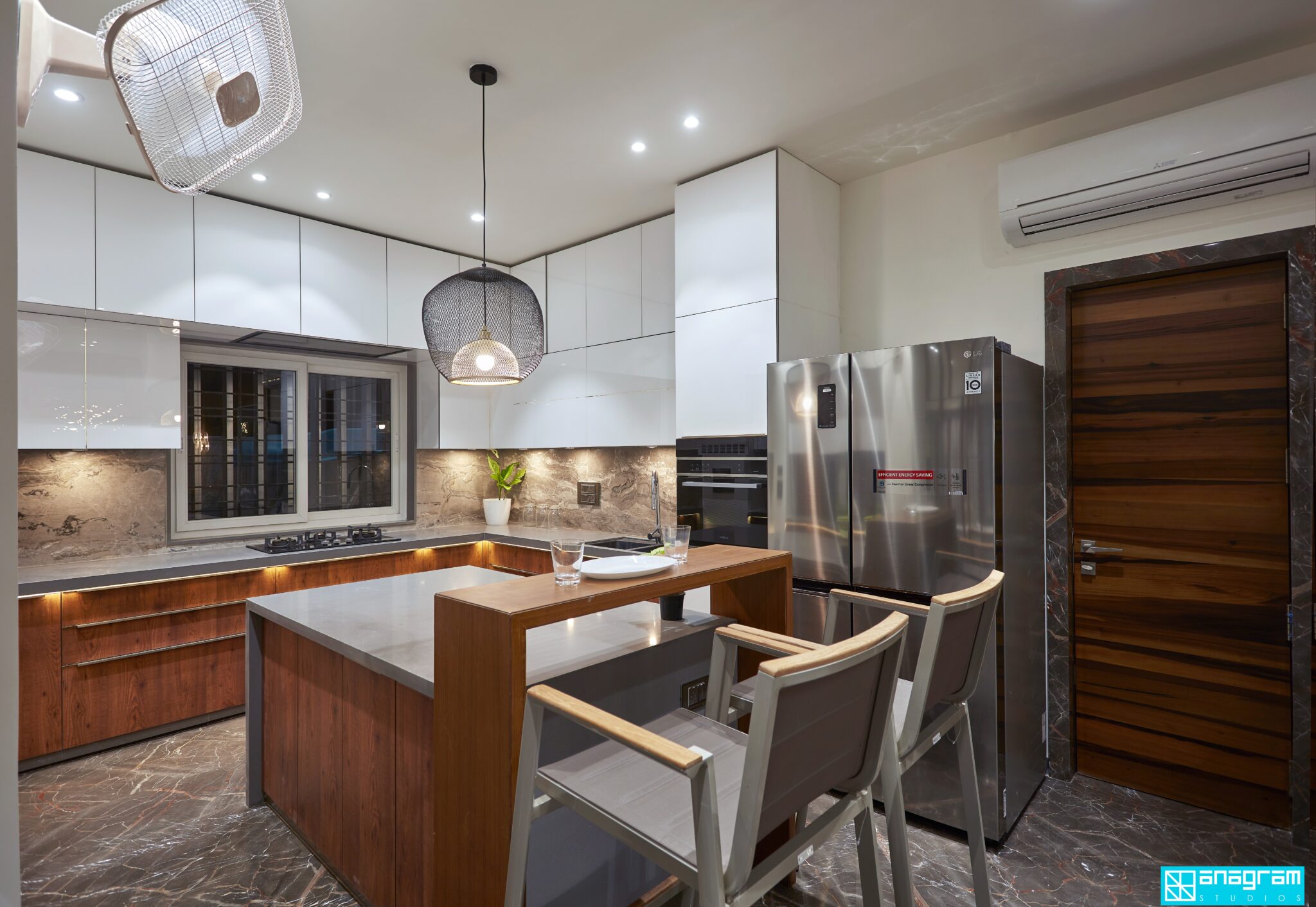 Vibrant, Classy, and Modern Villa, Laced with Warmth and Ease | Anagram ...