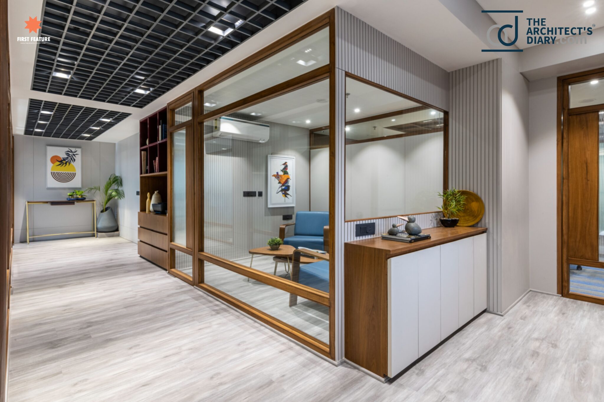 Office Interiors Having Seamless Connectivity Between the Interior and ...