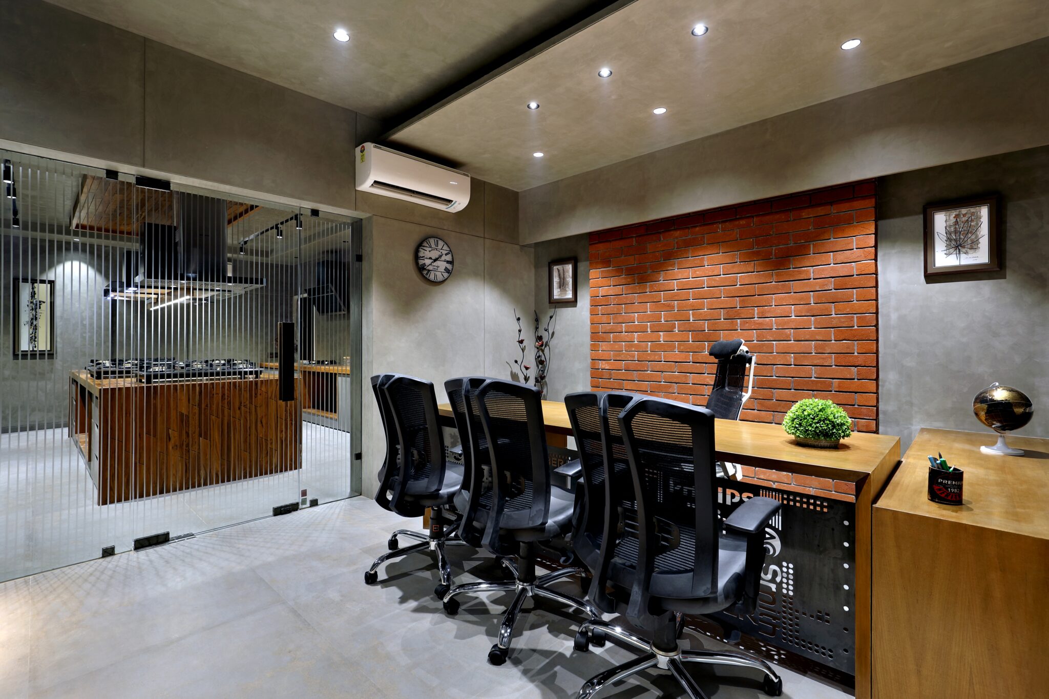 Residence as well as Workplace Fused in this Contemporary Style Home ...