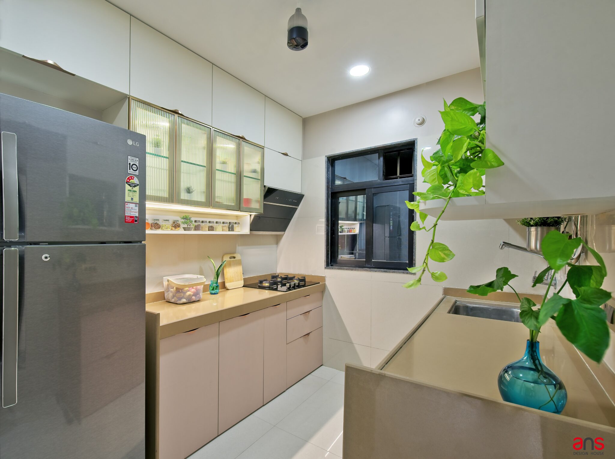 Minimal Materials and Recyclable Accessories Used Constructively in ...