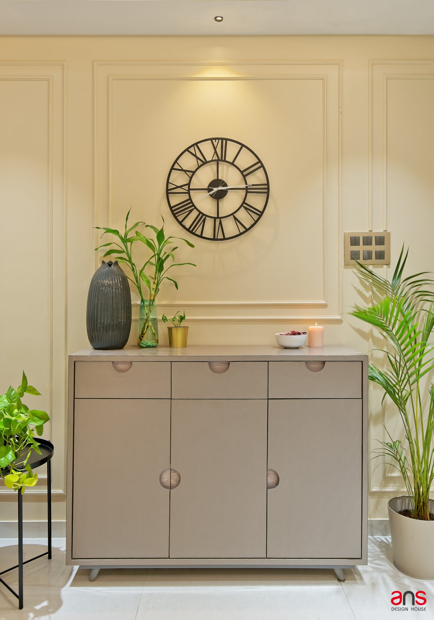 Minimal Materials and Recyclable Accessories Used Constructively in ...