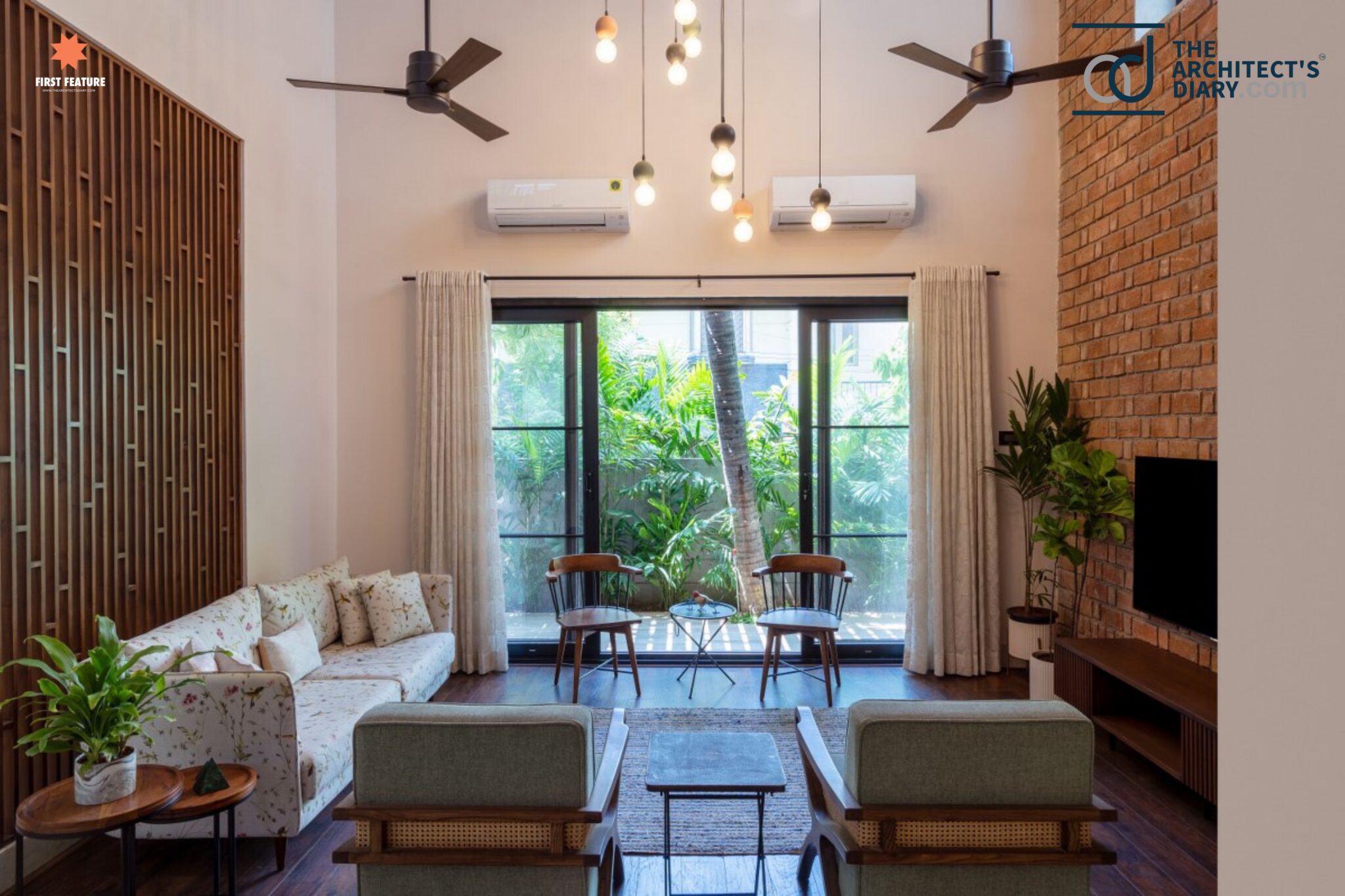 Residence Articulating a Concrete Block with Strong Connections to the ...