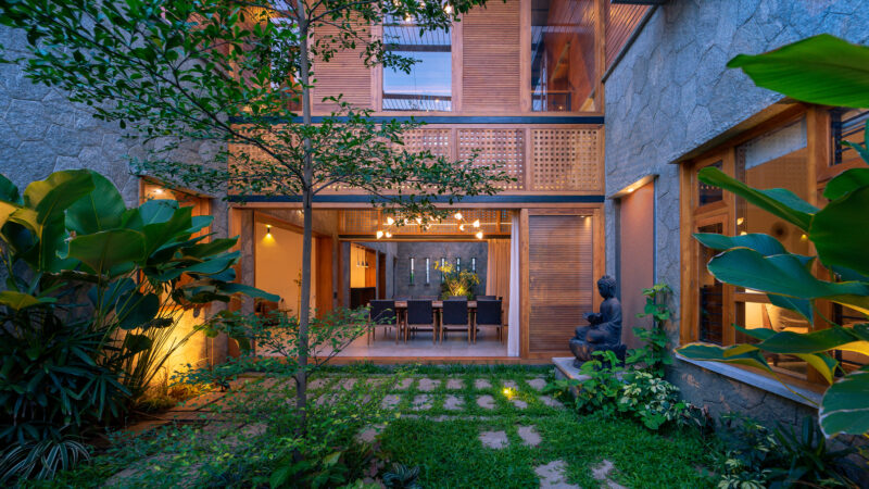 Upscale Home with Earthy Interiors | Deearth Architects - The ...