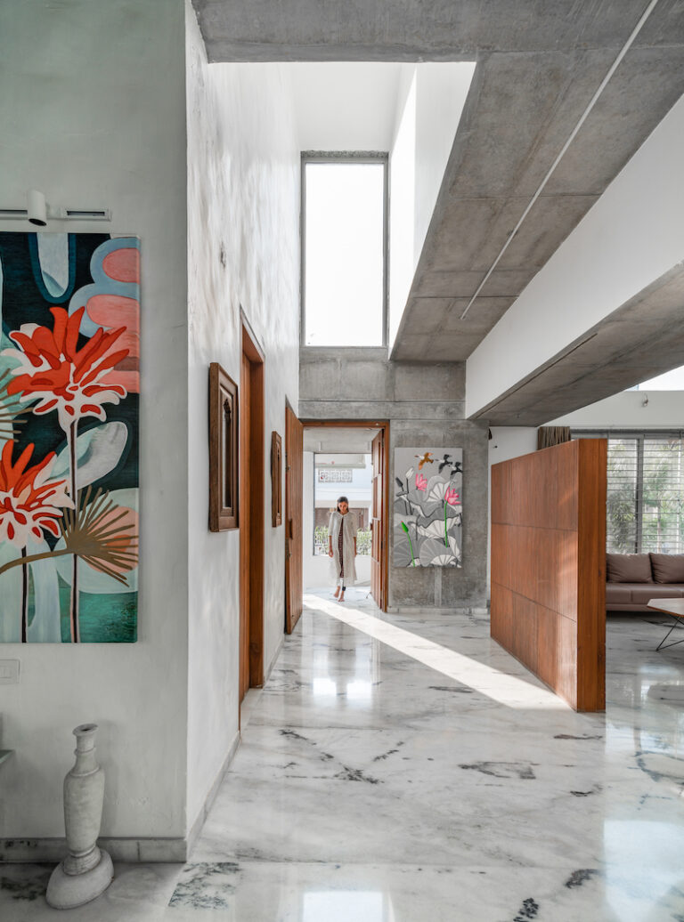 Interconnected Spaces and Volumes with a Choreography of Light : The ...