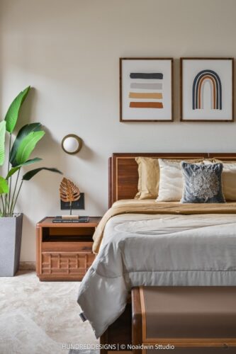 Taste of Traditional as well as Modern Interior Design in the Skewed ...