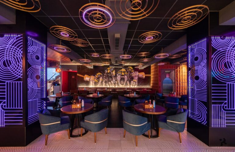 Café Design that Uses Contemporary Mediterranean Ambience and ...