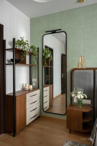 Multitude of Design Details and Décor Accents Enliven this Modern ...