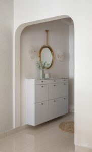 Multitude of Design Details and Décor Accents Enliven this Modern ...