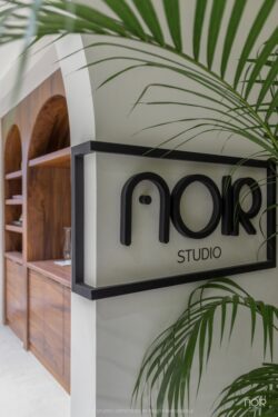 Balance of Discipline and Creativity Reflects in this Modern Office ...