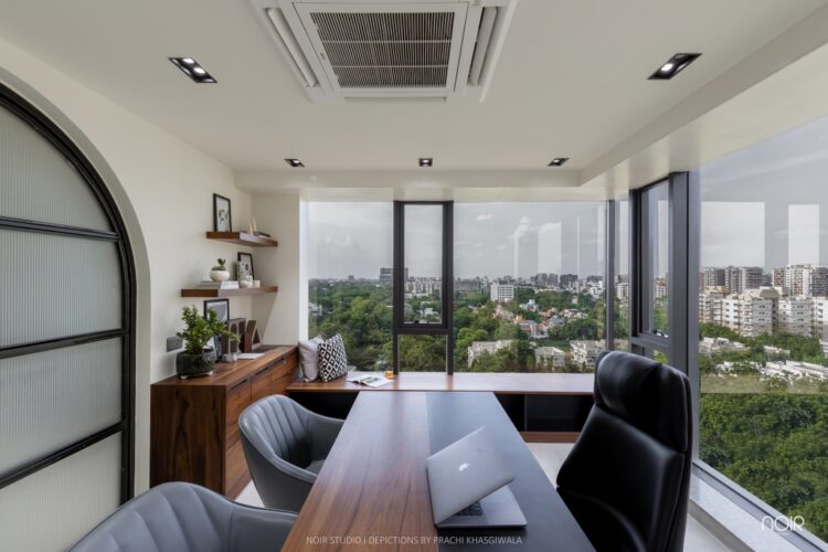Balance of Discipline and Creativity Reflects in this Modern Office ...
