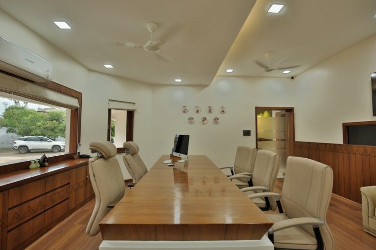 Workplace Exhibiting Modern Take on Transitional Office Design | V AND ...