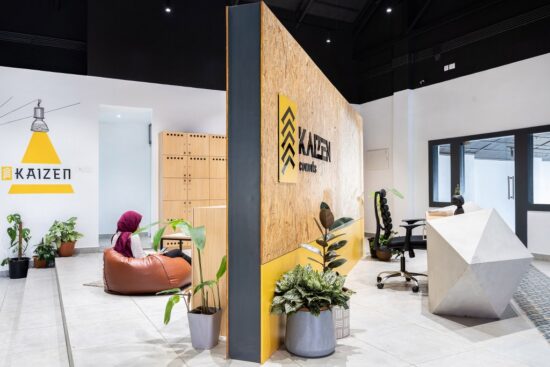 Inspiring Creativity and Collaboration with this Office Design in ...