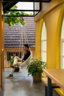 Inspiring Creativity and Collaboration with this Office Design in ...