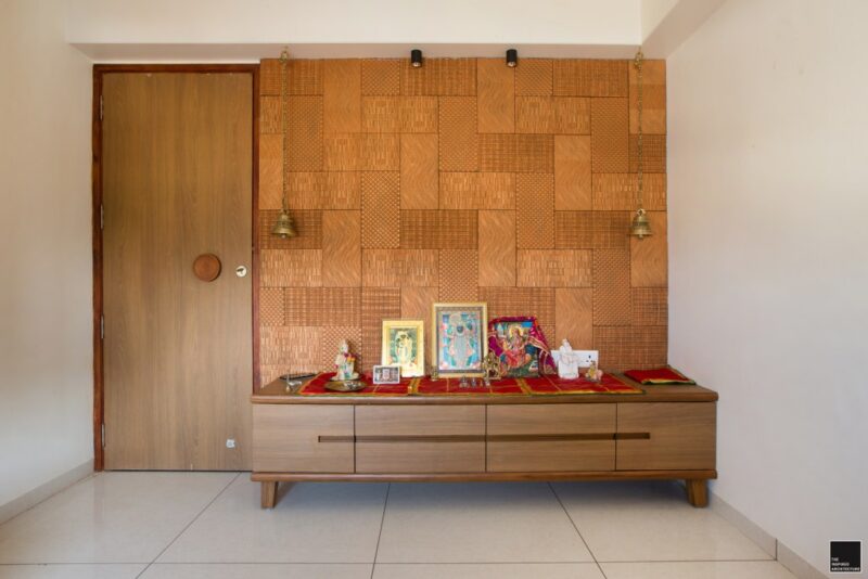 Blend Of Contemporary And Traditional Design Elements In This Residence ...