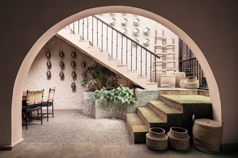 Restaurant Design Inspired From Architecture Styles of Rural Havelis ...