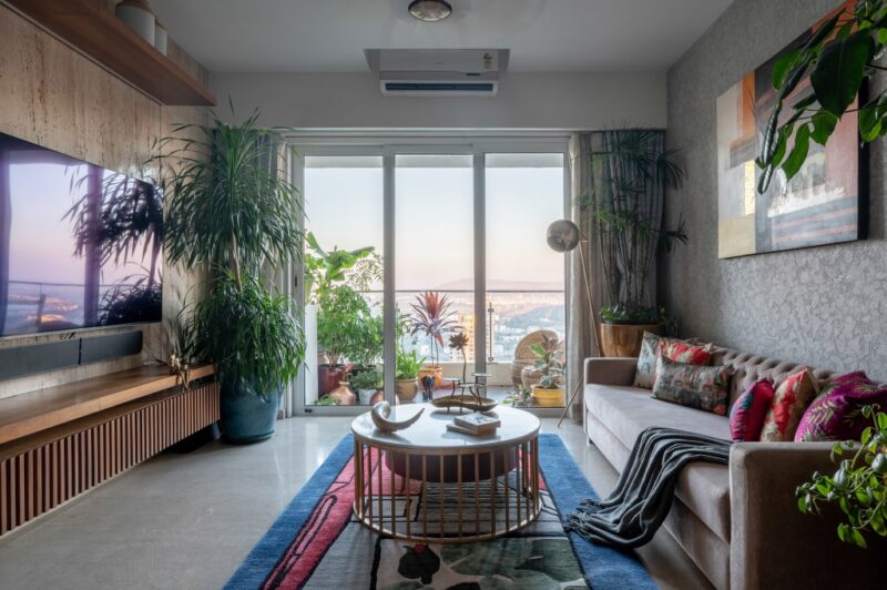 Distinctively Artistic House with Sophisticated Greens and Cheerful ...