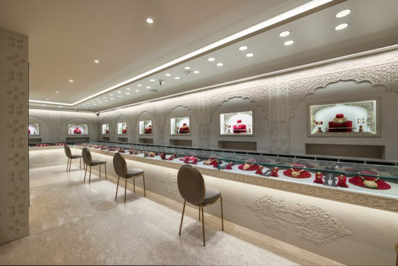 Jewellery Store That Exudes Grandeur Inspired by the Indian ...