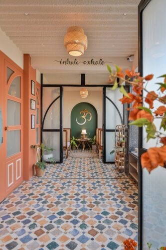 Wellness Center that Embraces Warmth & Minimalism | HundredDesigns ...