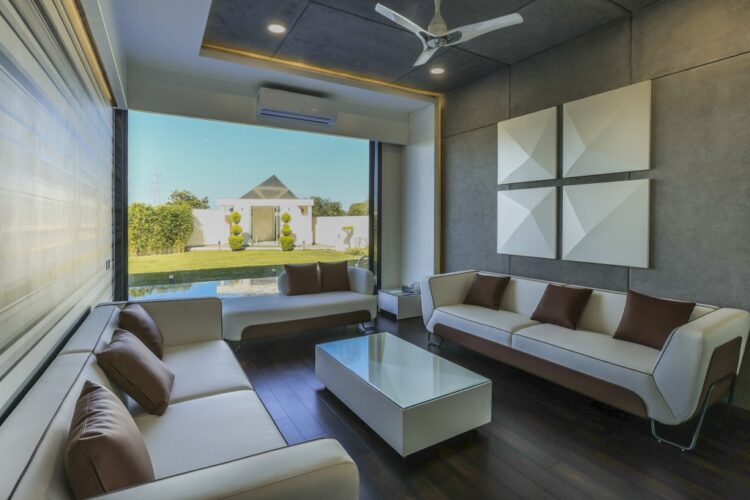A Lavish Home Design with Climate-responsive Forms and Contemporary ...
