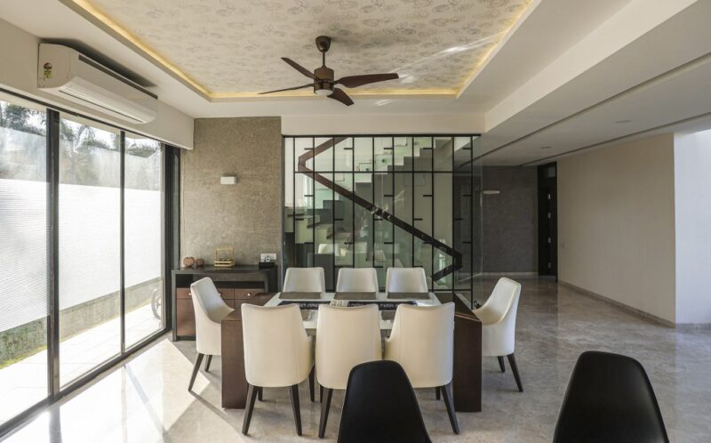 A Lavish Home Design with Climate-responsive Forms and Contemporary ...