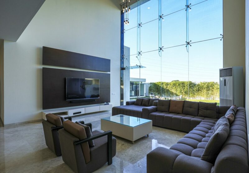 A Lavish Home Design with Climate-responsive Forms and Contemporary ...