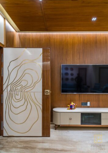 An Elegant Home that Weaves Emotions with Works of Art | P Square ...