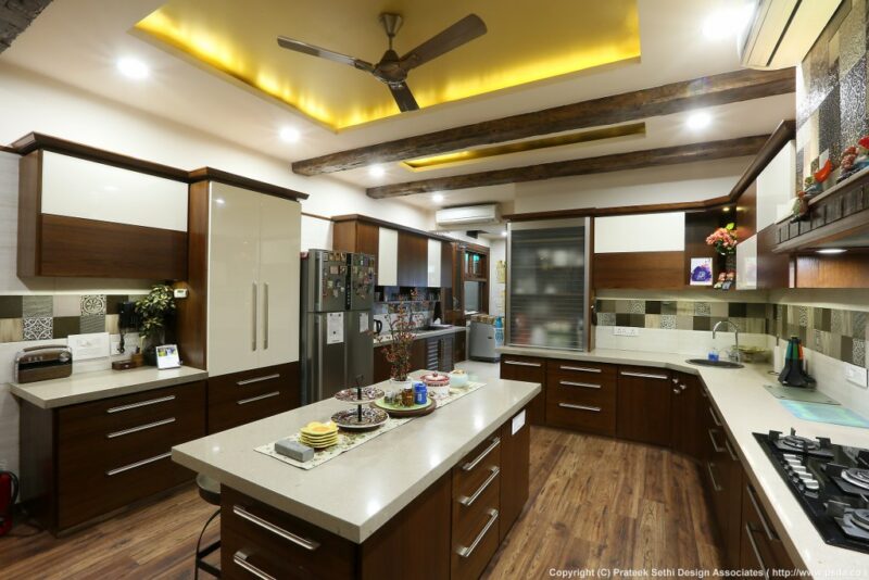 Embracing Modern Architecture with Selectively Classic Design Elements ...