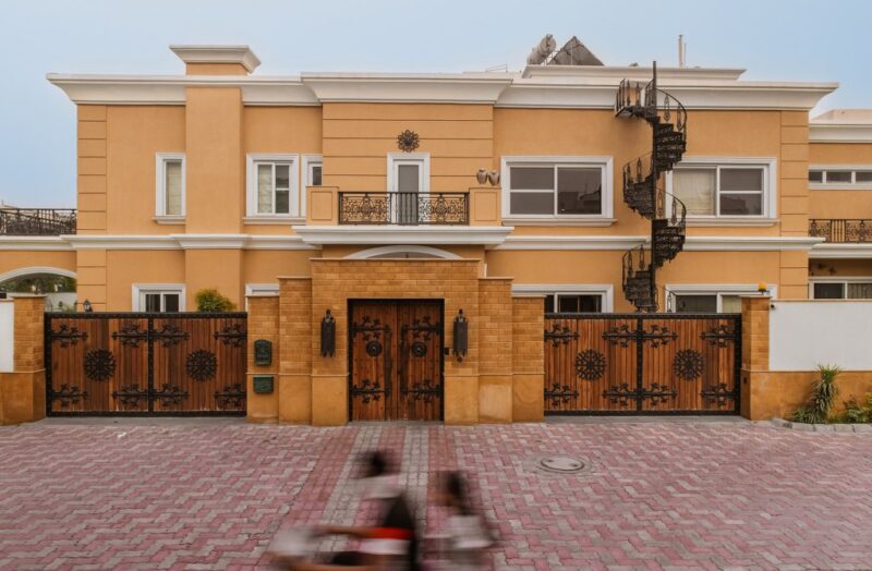 Seamless Blend of Traditional Indian Crafts for this Residence in ...