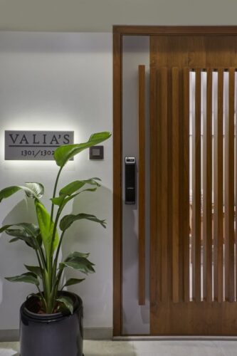 This Mumbai home has an Earthy palette bathed in Hues of Natural Light ...