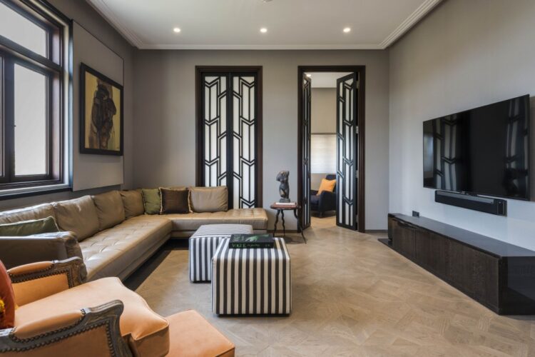 An Art Deco Home reminiscing its Prolific Ornamentations and Sweet ...