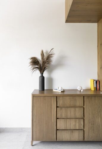 Warm and Tactile Minimalism | Méranti - The Architects Diary