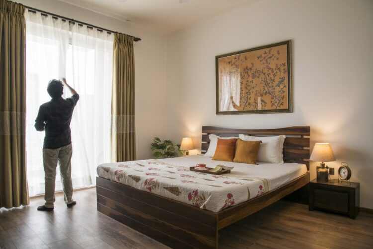 Modernist but Cosy Home retaining its Soothing Simplicity | Omega Arc ...