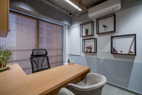 A workplace that reveals an Unconventional Finesse with Industrial ...