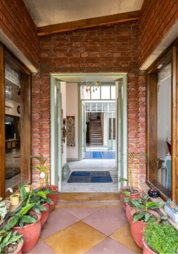 The Tapered House: An Individualistic Illustration of Rustic ...