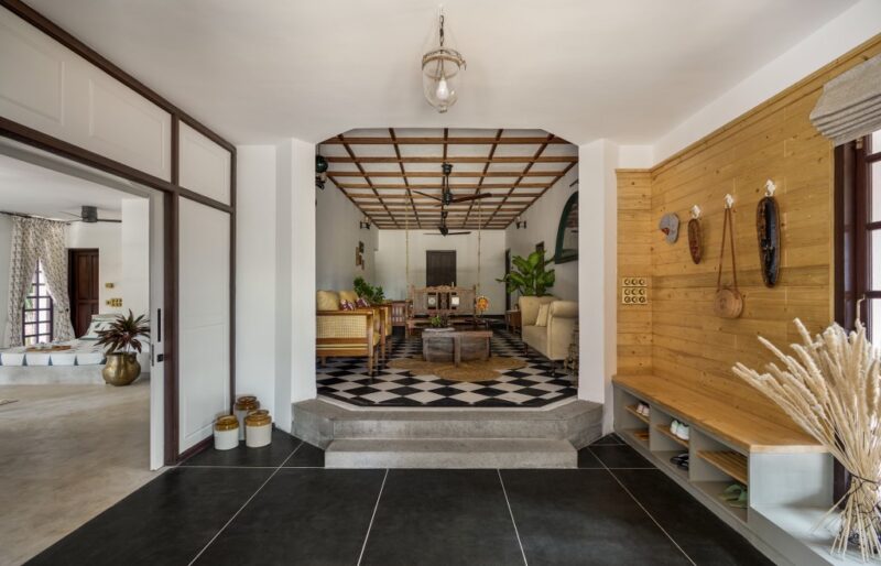 Earthy Aesthetics Complimenting Tropical Modernist Home in Pondicherry | Hohm Design Studio ...