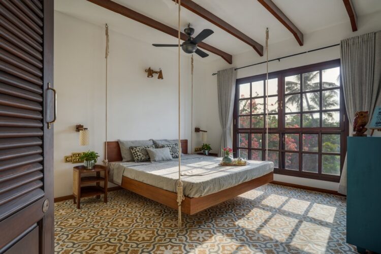 Earthy Aesthetics Complimenting Tropical Modernist Home in Pondicherry | Hohm Design Studio ...