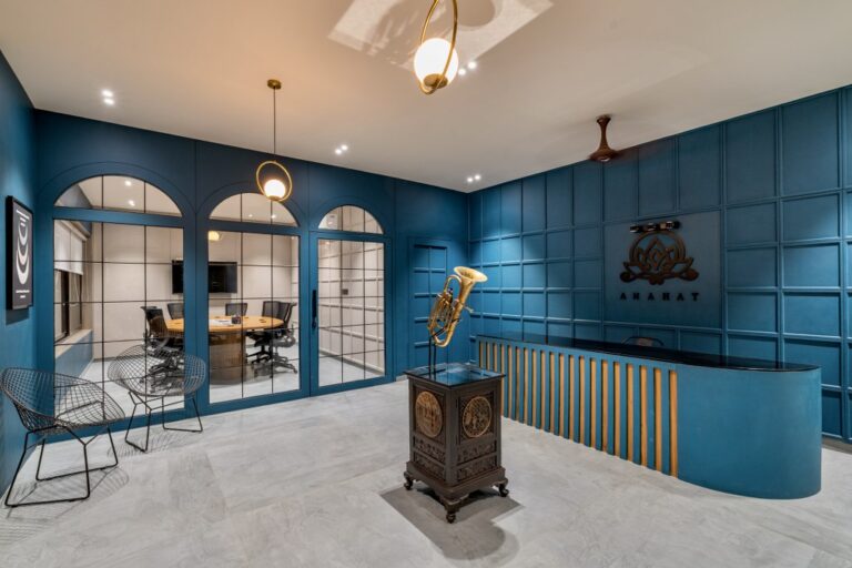 Bold yet Playful Ambiance for this Office Design in Ahmedabad | P&S ...