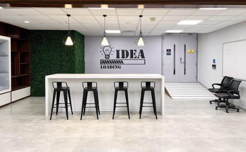 Modern Workspace Design with a Fine Balance of Creativity and Fun ...