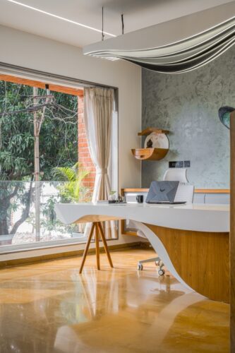 Modern Workplace Design that Induces a balance of Work & Fun | De’Caves ...