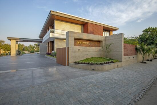 Contemporary Architecture with an Essence of Traditional Indian Design ...
