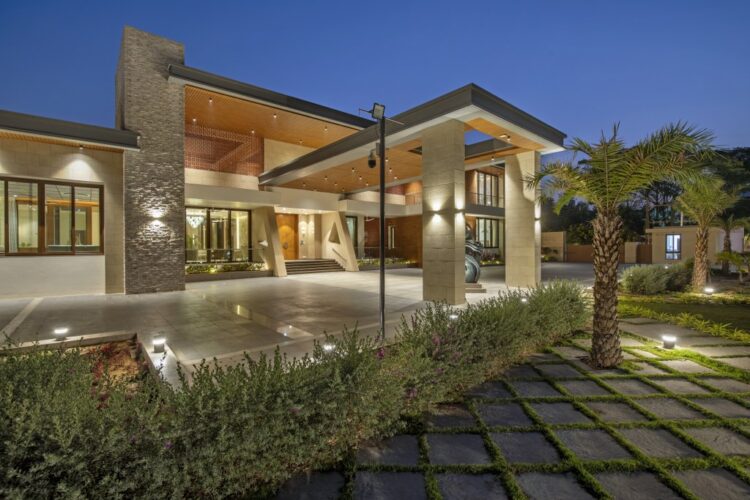 Contemporary Architecture with an Essence of Traditional Indian Design ...