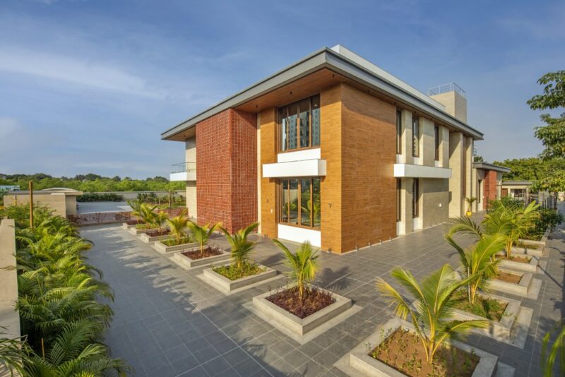 Contemporary Architecture with an Essence of Traditional Indian Design ...