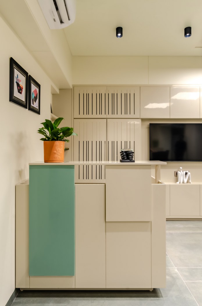 Office with a peaceful and minimalist interior | Vivid Decor & Urban ...
