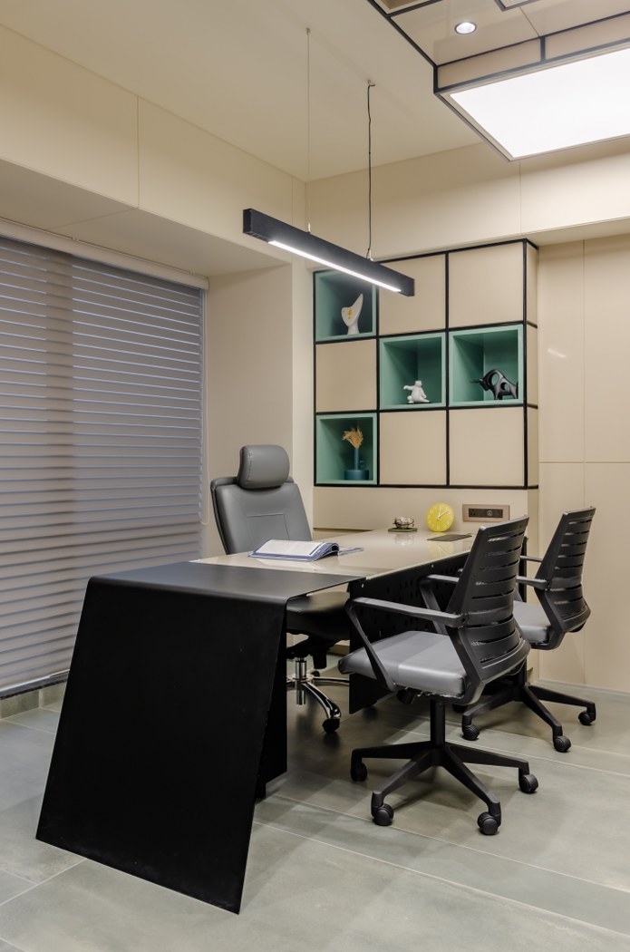 Office with a peaceful and minimalist interior | Vivid Decor & Urban ...