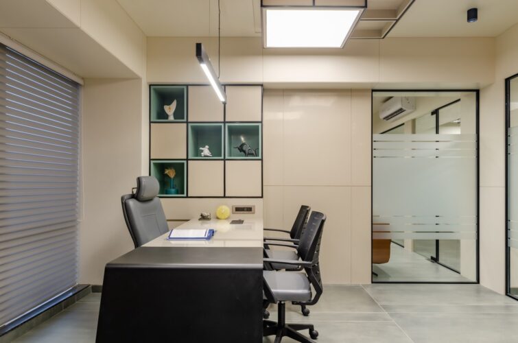 Office with a peaceful and minimalist interior | Vivid Decor & Urban ...