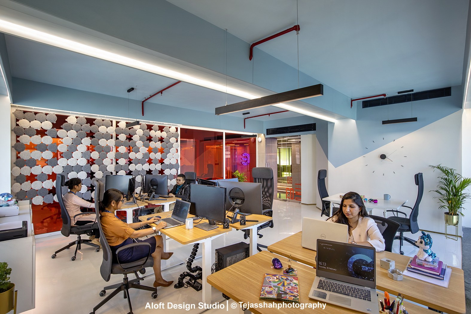 Office Interiors For a Young Digital Media Company Gimbal Media | Aloft ...