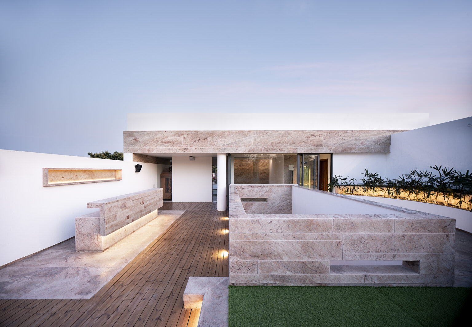 Play Of Solids And Voids Creates Openness and Privacy In This ...