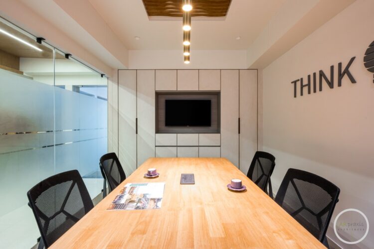 A Workspace That Is Minimalist But Impactful | AR praxis architects ...