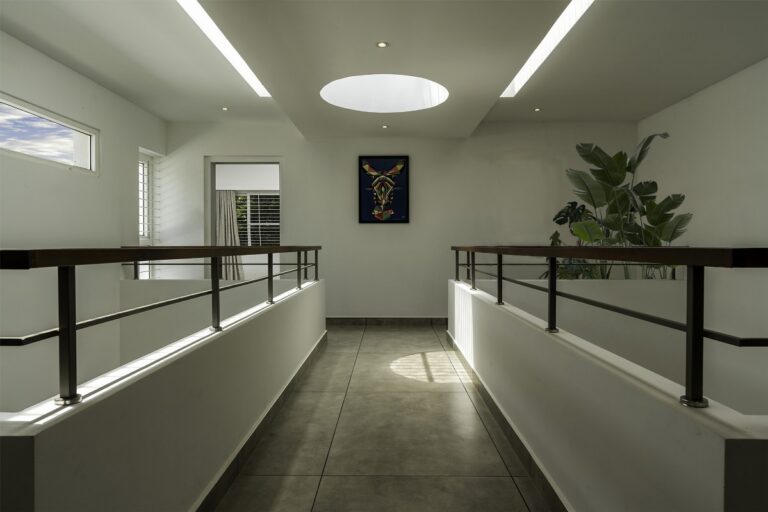 Contemporary Modern House With Ample Natural Light And Ventilation ...